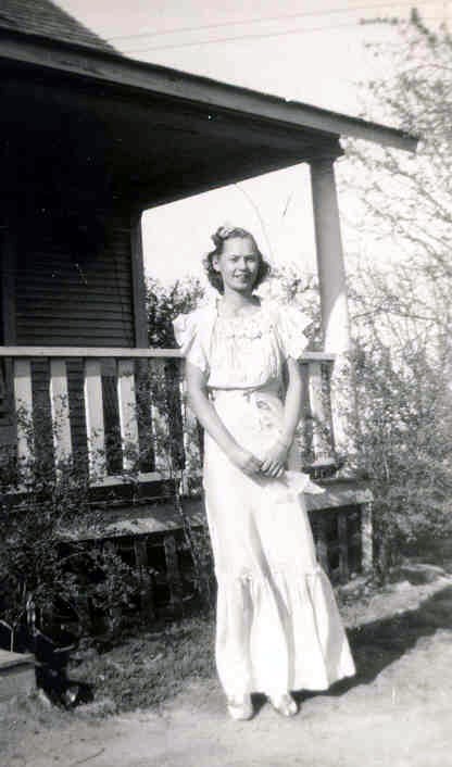 Louise M. Snodgrass Howard: Sep 11, 1923 - May 18, 2008