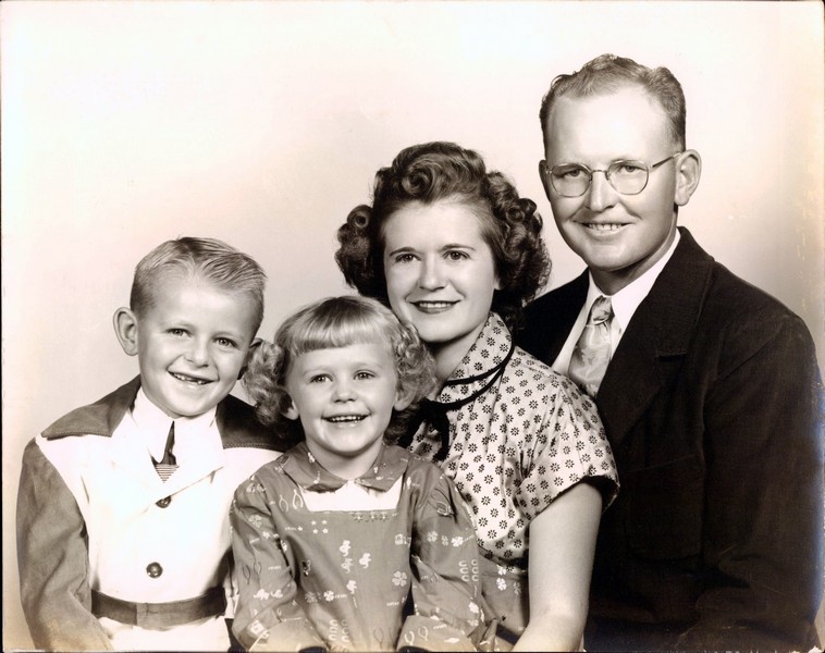 Clyde Thomas: Aug 26, 1927 - Jul 24, 2013