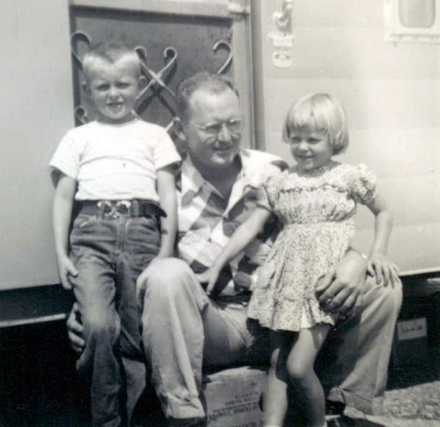 Clyde Thomas: Aug 26, 1927 - Jul 24, 2013